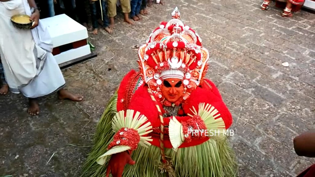 Vishnumoorthy Theyyam - YouTube