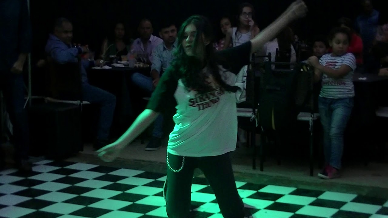 Abertura pista de dança - niver 15 anos Anna Julia Padovan - YouTube