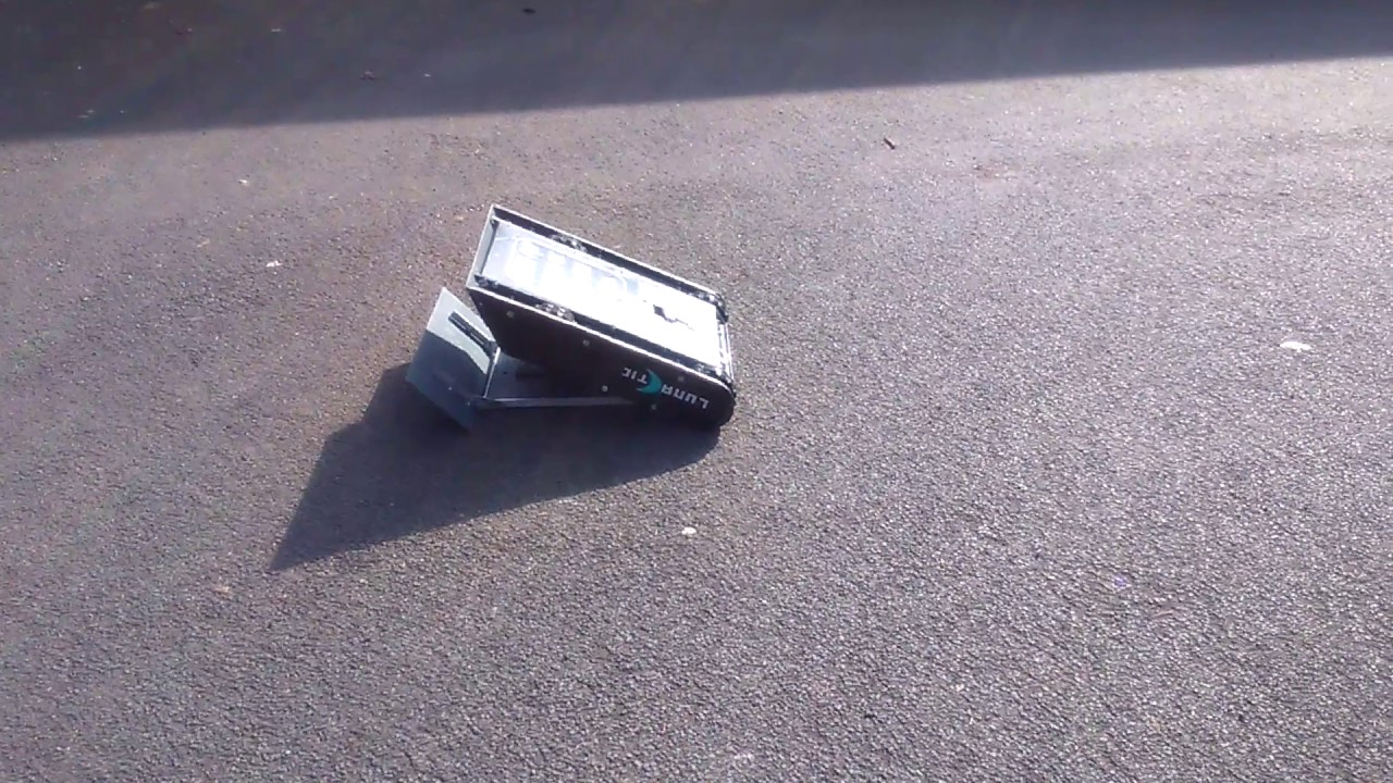 Self righting mechanism, it works!!!! - YouTube