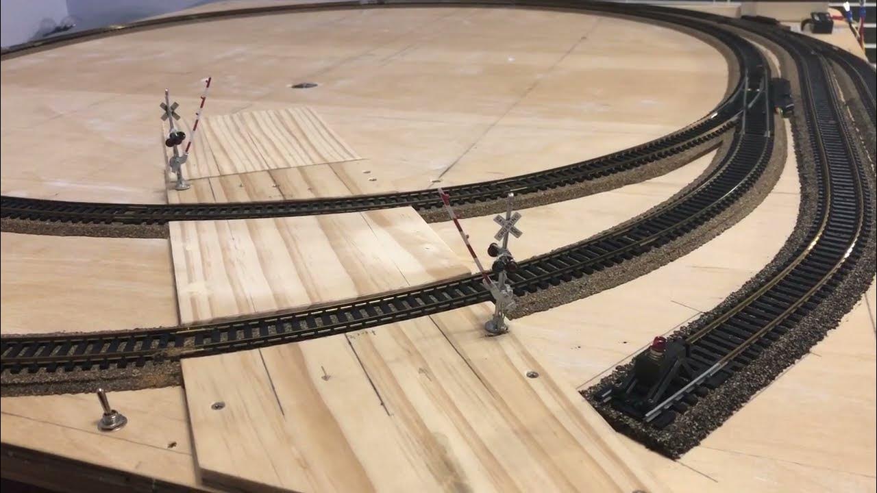 Operating Model Railroad Crossing Gates Arduino - YouTube