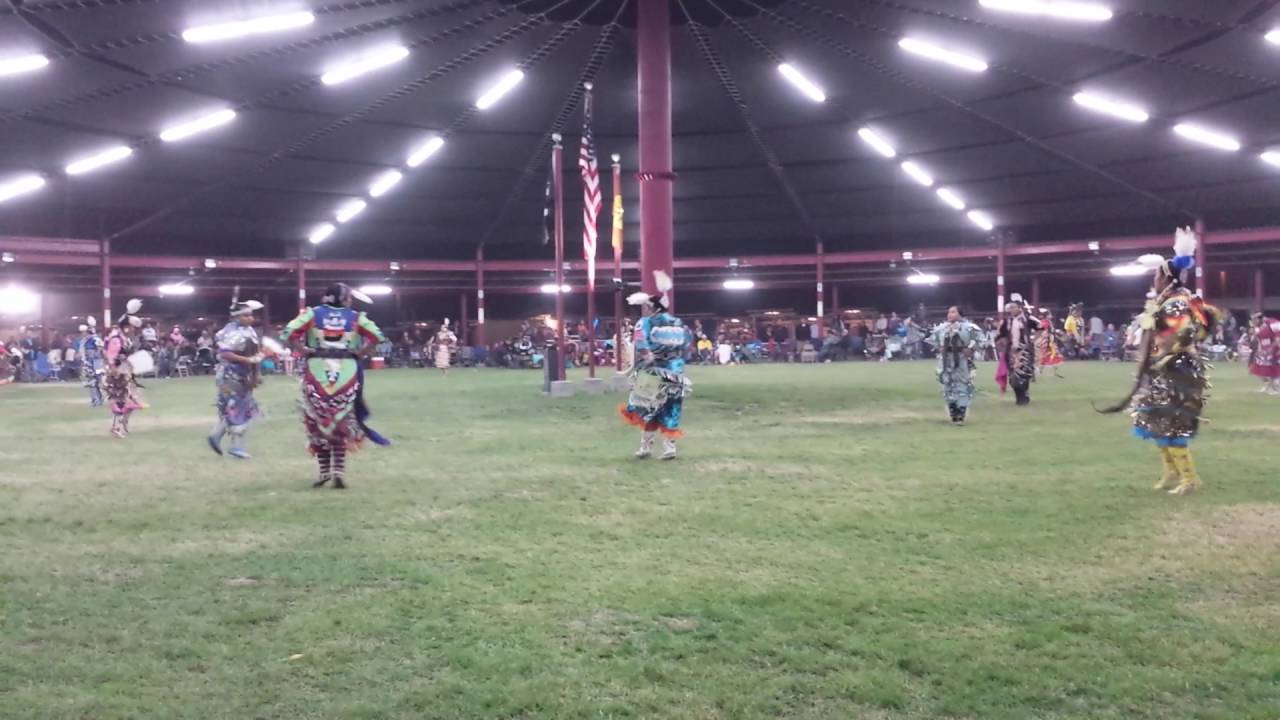 Jr women's jingle @ Ft Hall Festival 2016 - YouTube