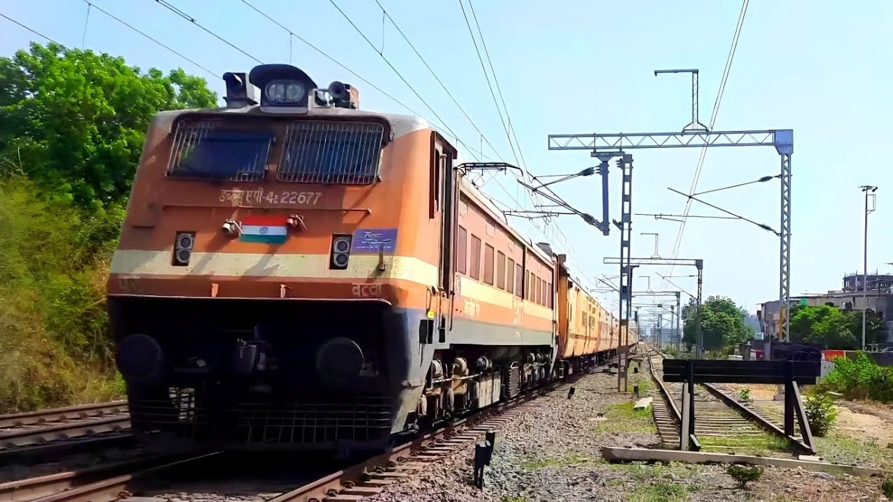 22954/ AHMEDABAD - MUMBAI CENTRAL GUJARAT SuperFast Express - YouTube