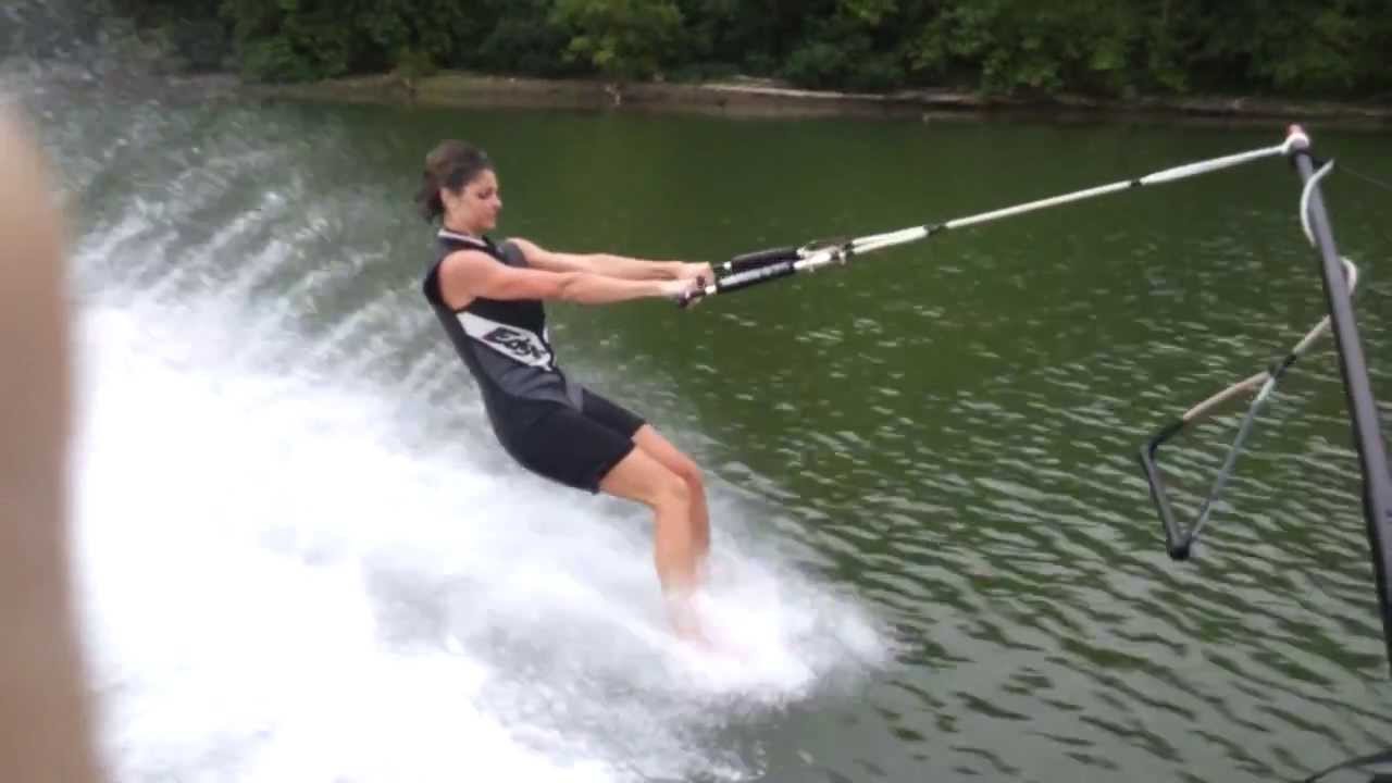 Jess Barefoot Barefoot waterskiing on boom - YouTube