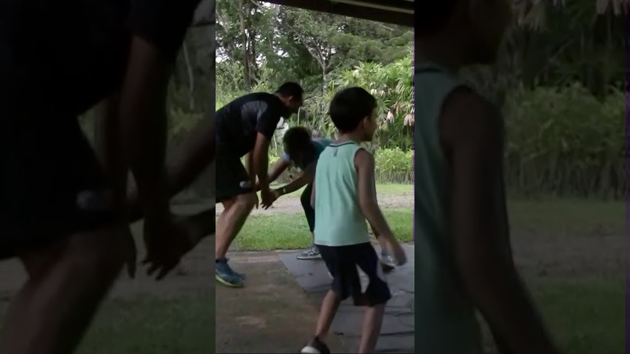 1 Knee tag - YouTube