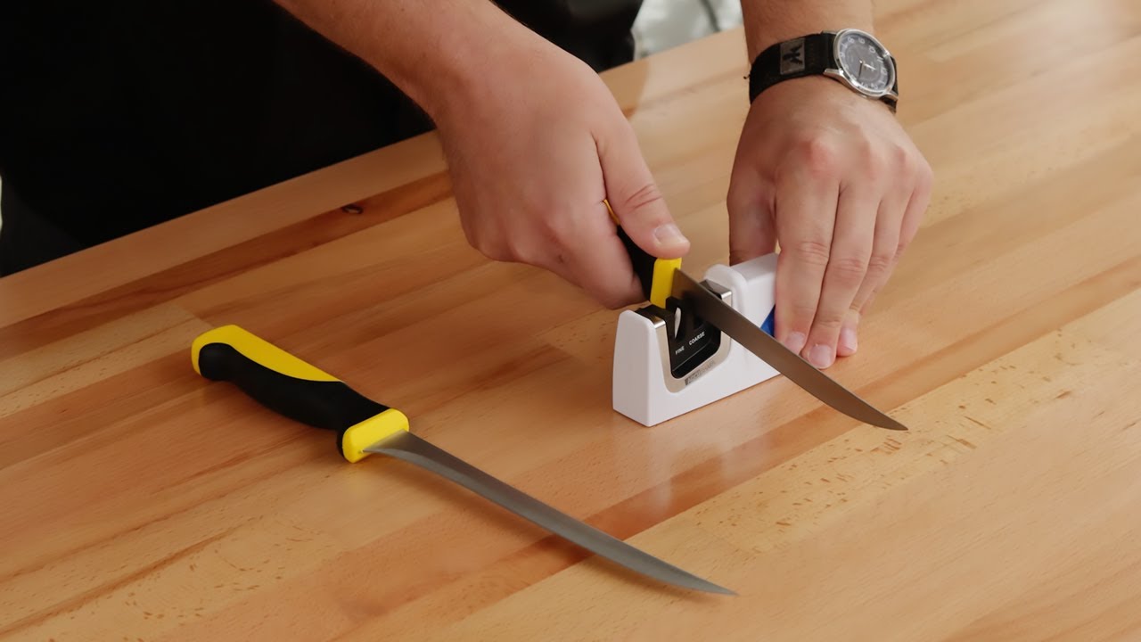 080C AccuSharp® Compact Pull-Through Knife Sharpener - YouTube