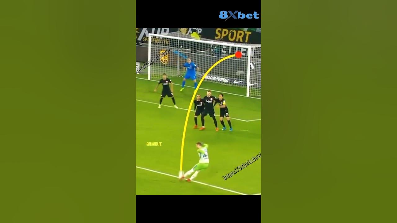 Những Khoảnh Khắc Hiếm Có Trong Bóng Đá #8xbet - YouTube