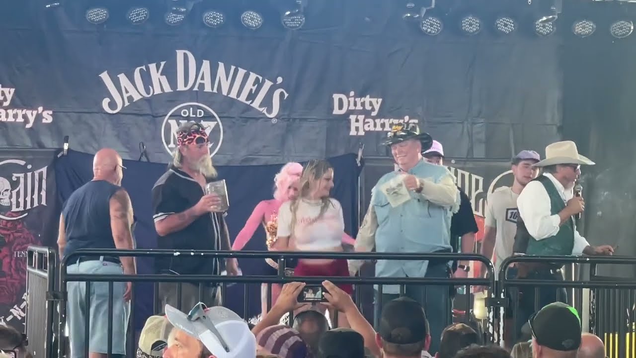 Wet T-Shirt at Dirty Harry’s - YouTube