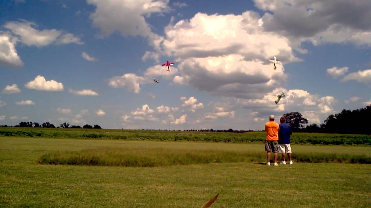 RC air show - YouTube
