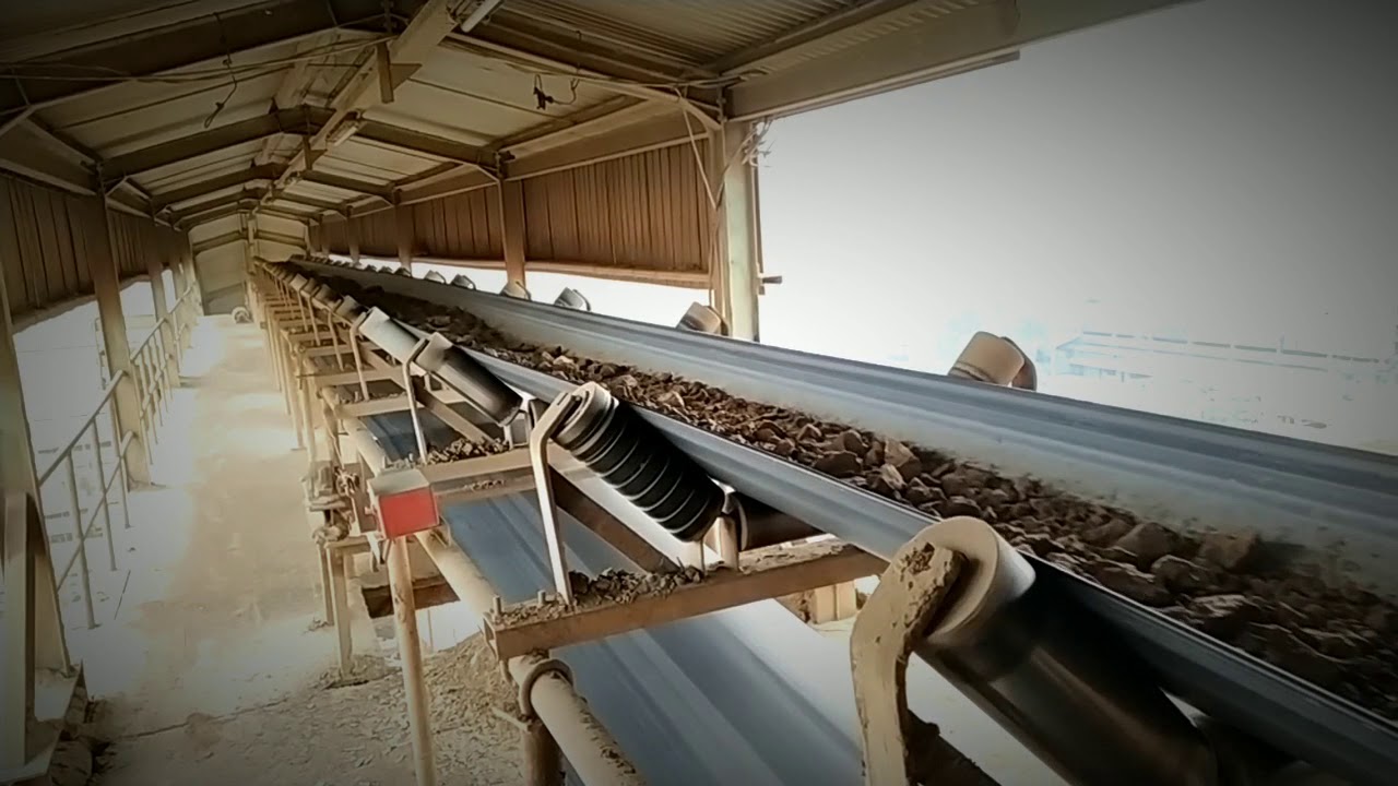 Belt Conveyor and Side Reclaimer - YouTube