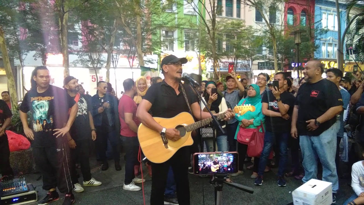 ARIS ARIWATAN LIVE AT SOGO LAMUNAN TERHENTI - YouTube