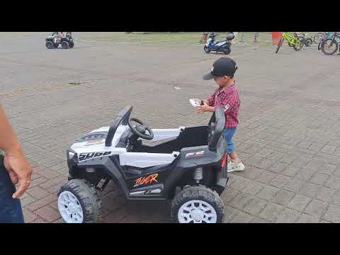Mobil kontrol raksasa 
