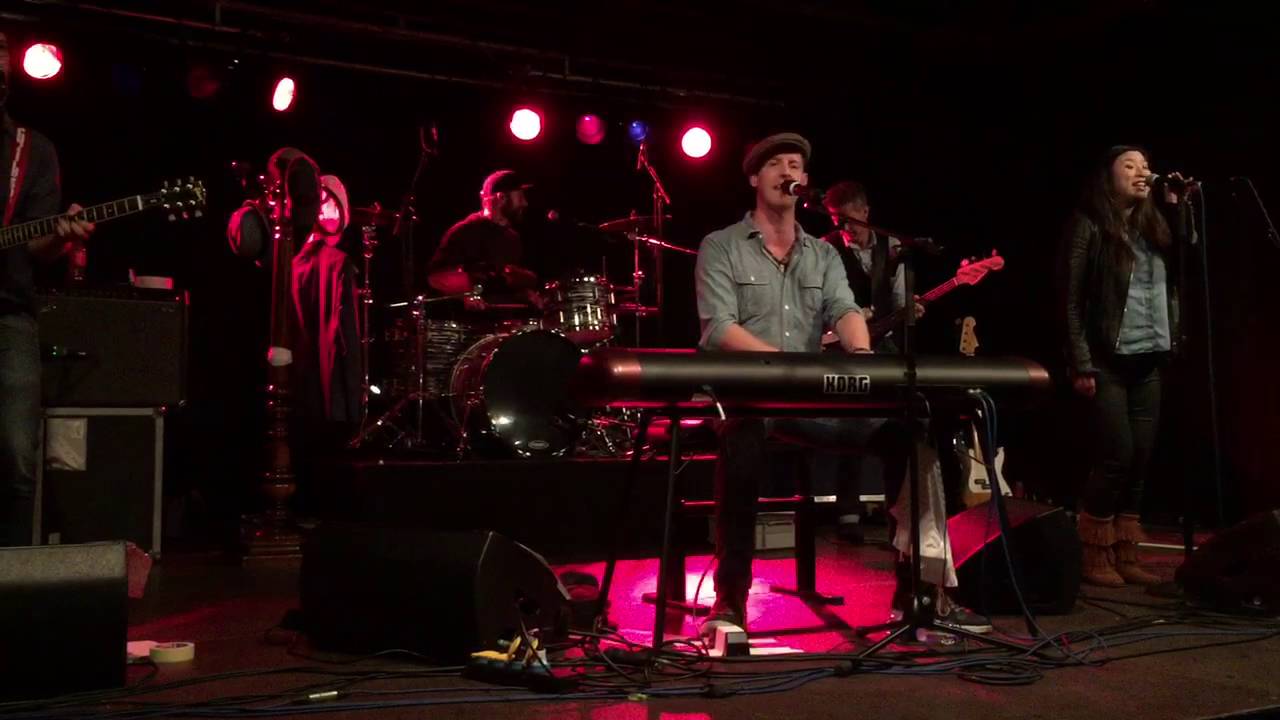 Mike Low & Band - I Won't Judge (Live) - YouTube