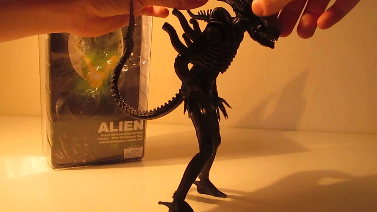 NECA - Alien (1979) Figure Review - YouTube