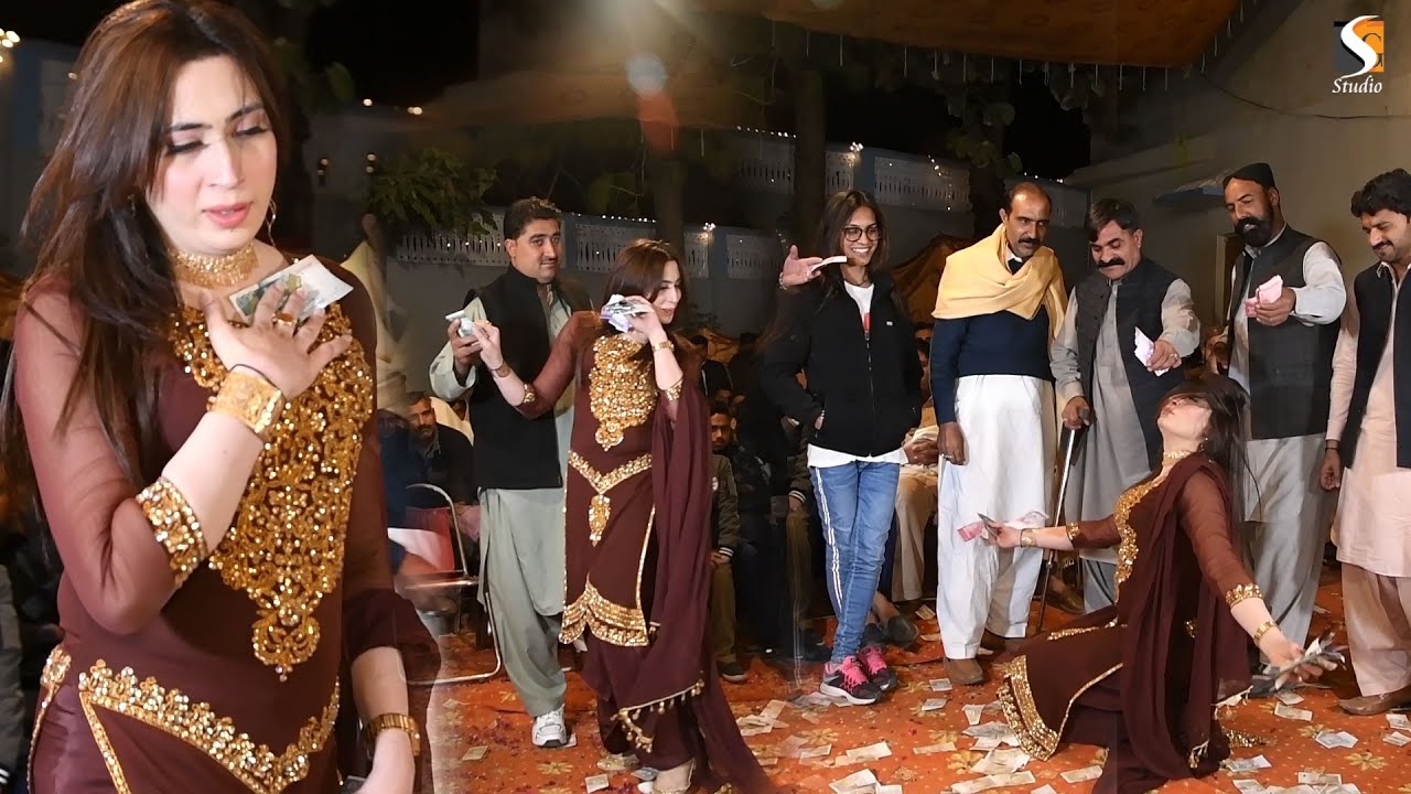 Piplan Di Chhan Ve || Gul Mishal || Dance Performance || Haripur Show ...