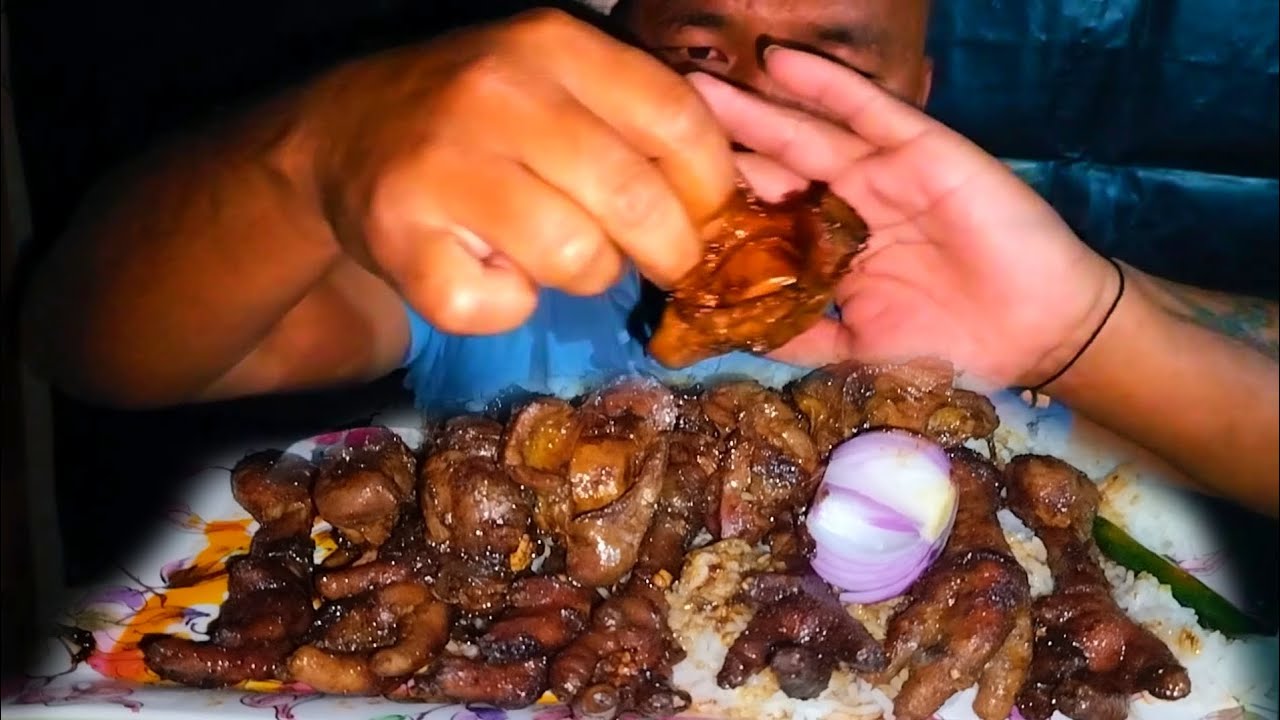 MY FAVOURITE SPICY 🔥 FRIED CHICKEN FEET & CHICKEN GIZZARD & INTESTINE ...