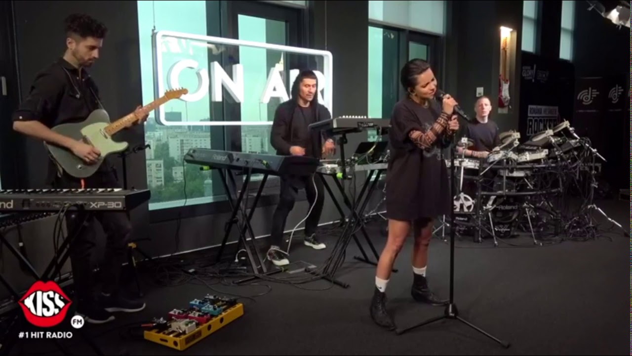 INNA - Te Vas (Live from KISSFM Ro) - YouTube