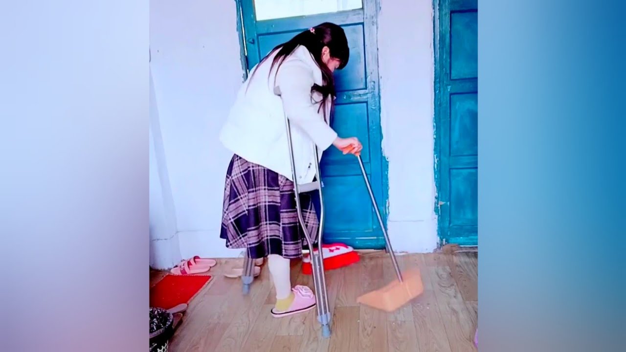 Amputee Lady Cleaning the Floor on Crutches | Amputada | Handicap Women ...