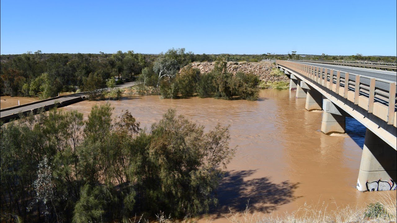 High Flowing Murchison River Near Gelena Bridge - YouTube