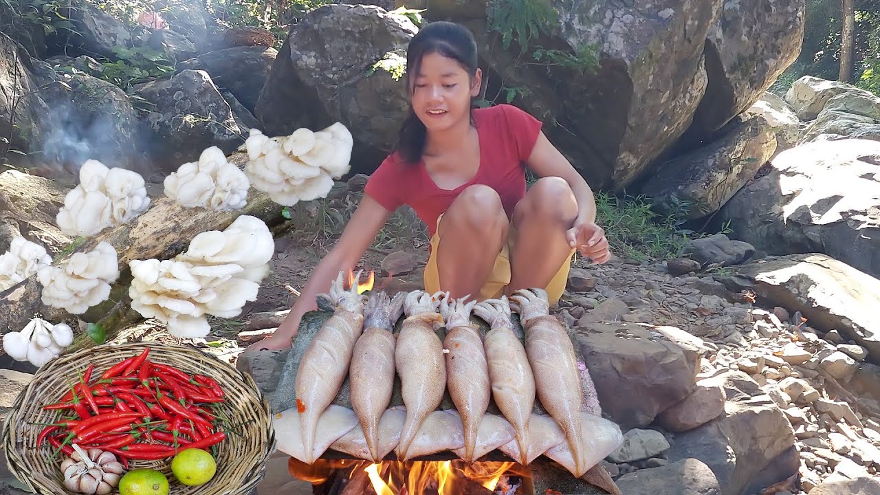 Squid and mushroom grilled for dinner, Cooking on the rock | Solo ...