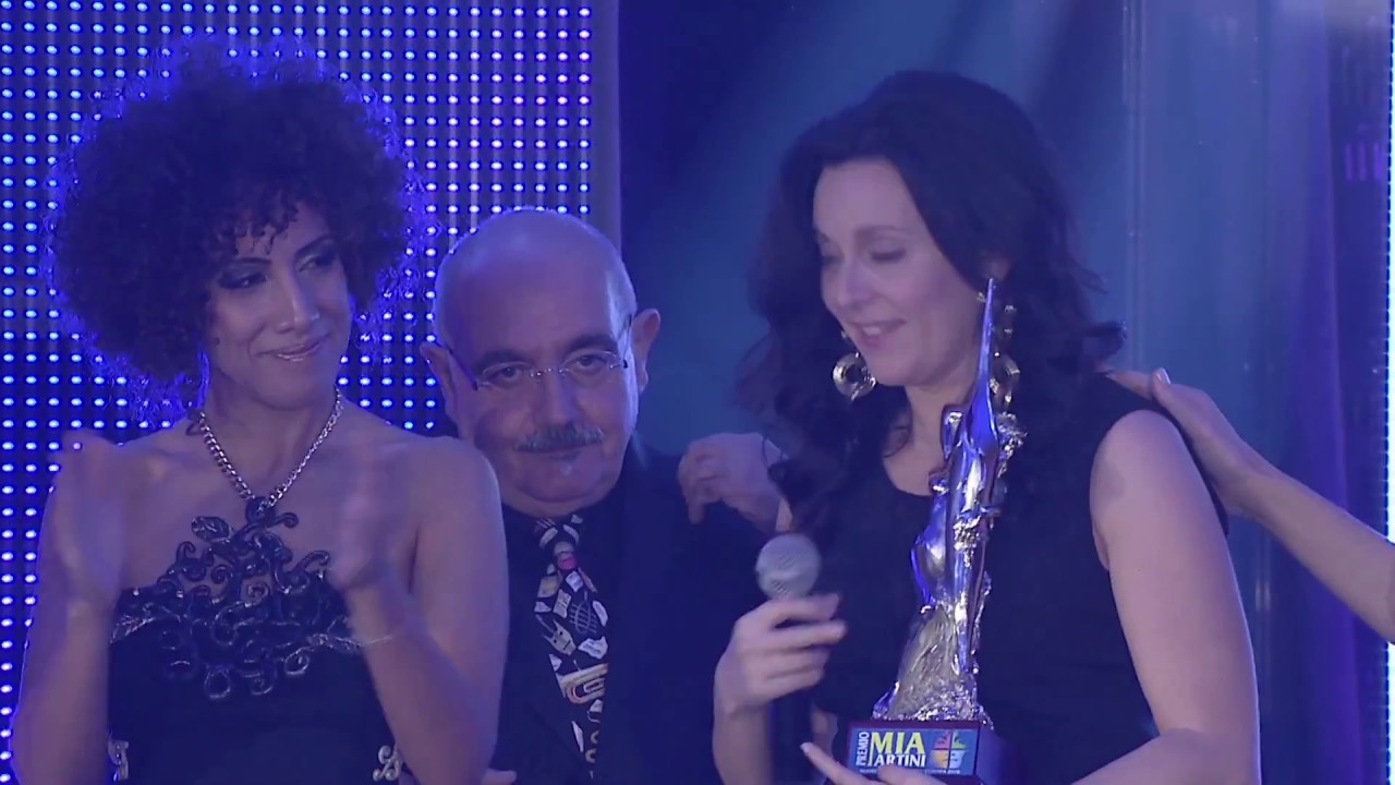 ROSMY VINCITRICE PREMIO MIA MARTINI 2016 (serata finale) - YouTube