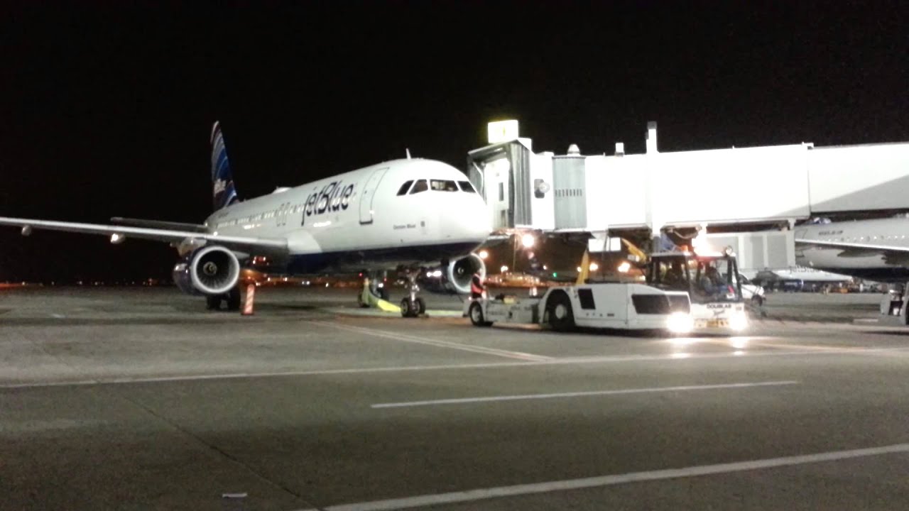 JetBlue Airways A320 Airbus pulled into gate by Super Tug at Terminal 5 ...