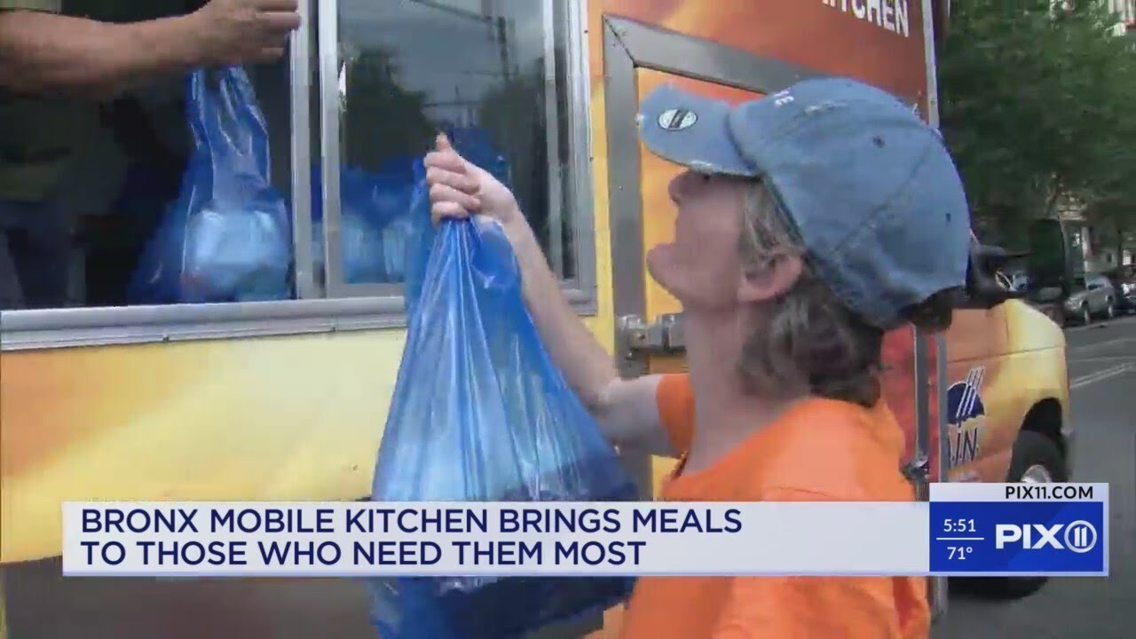 Bronx mobile Kitchen serves meals to the needy - YouTube