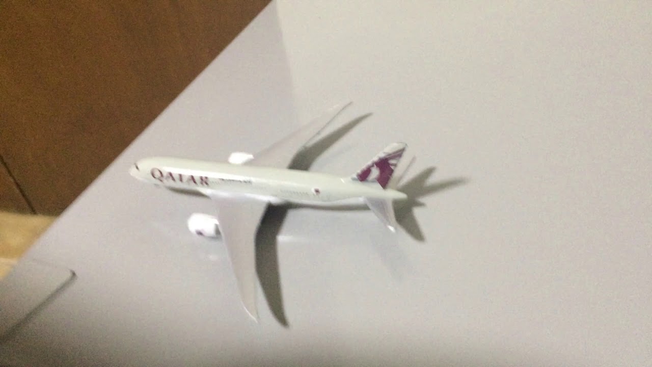 Airplane crash stop motion - YouTube