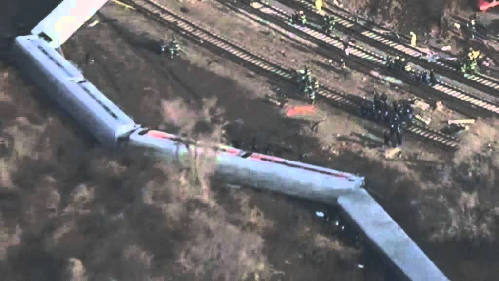 Site of Metro North Train Crash Video - YouTube