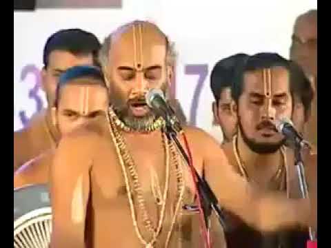 HINDU SAINT SINGING A MUSLIM SONG - YouTube