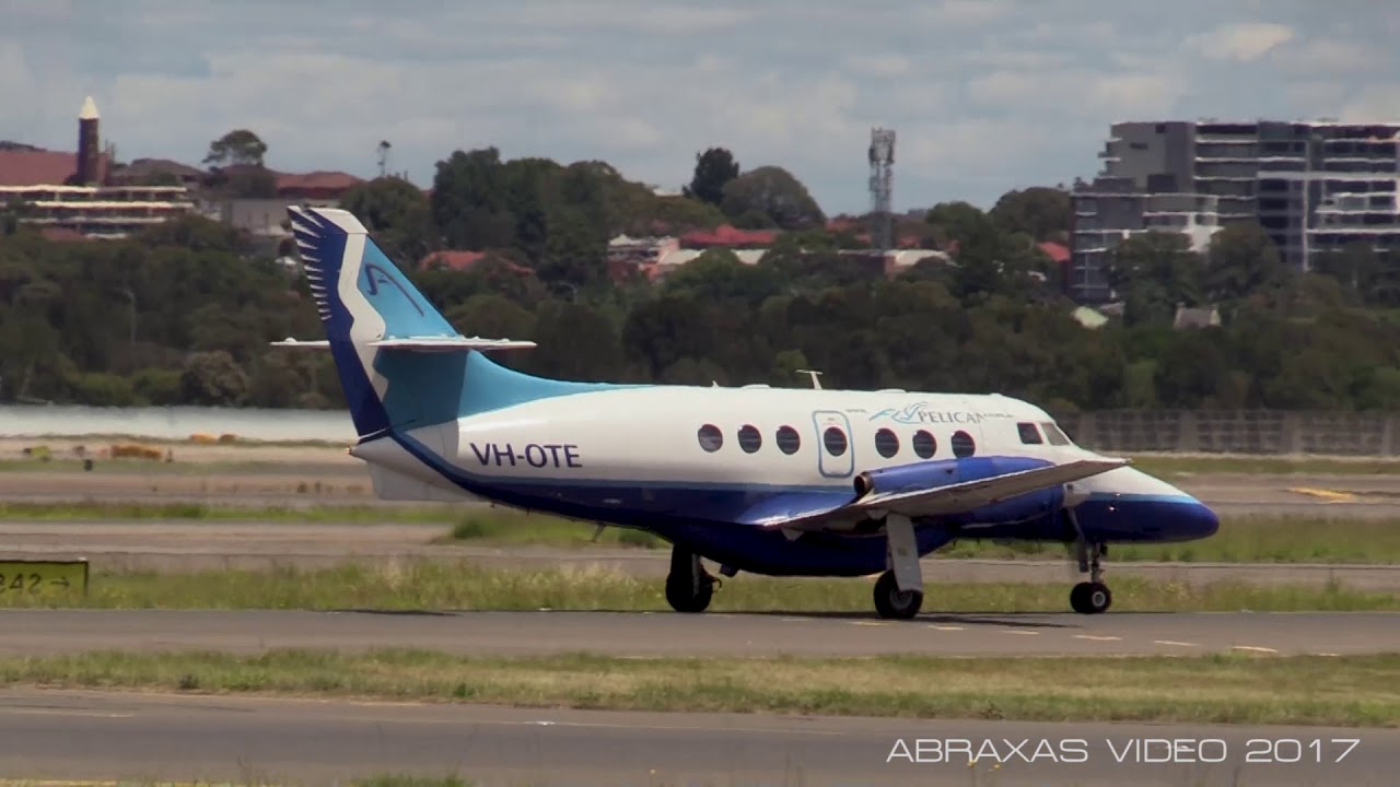 Sydney Airport Spotting from Shep's Mound - 3 December 2017 - YouTube