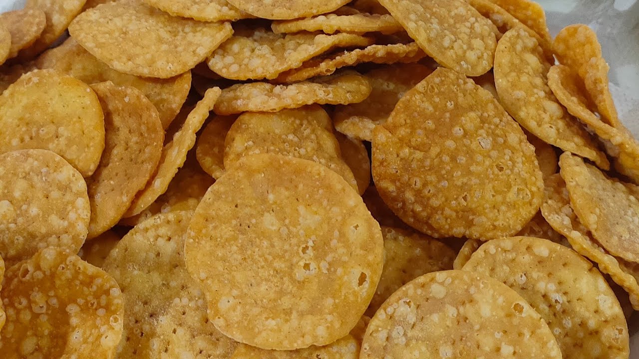 Papdi recepie / papri for chat.... - YouTube