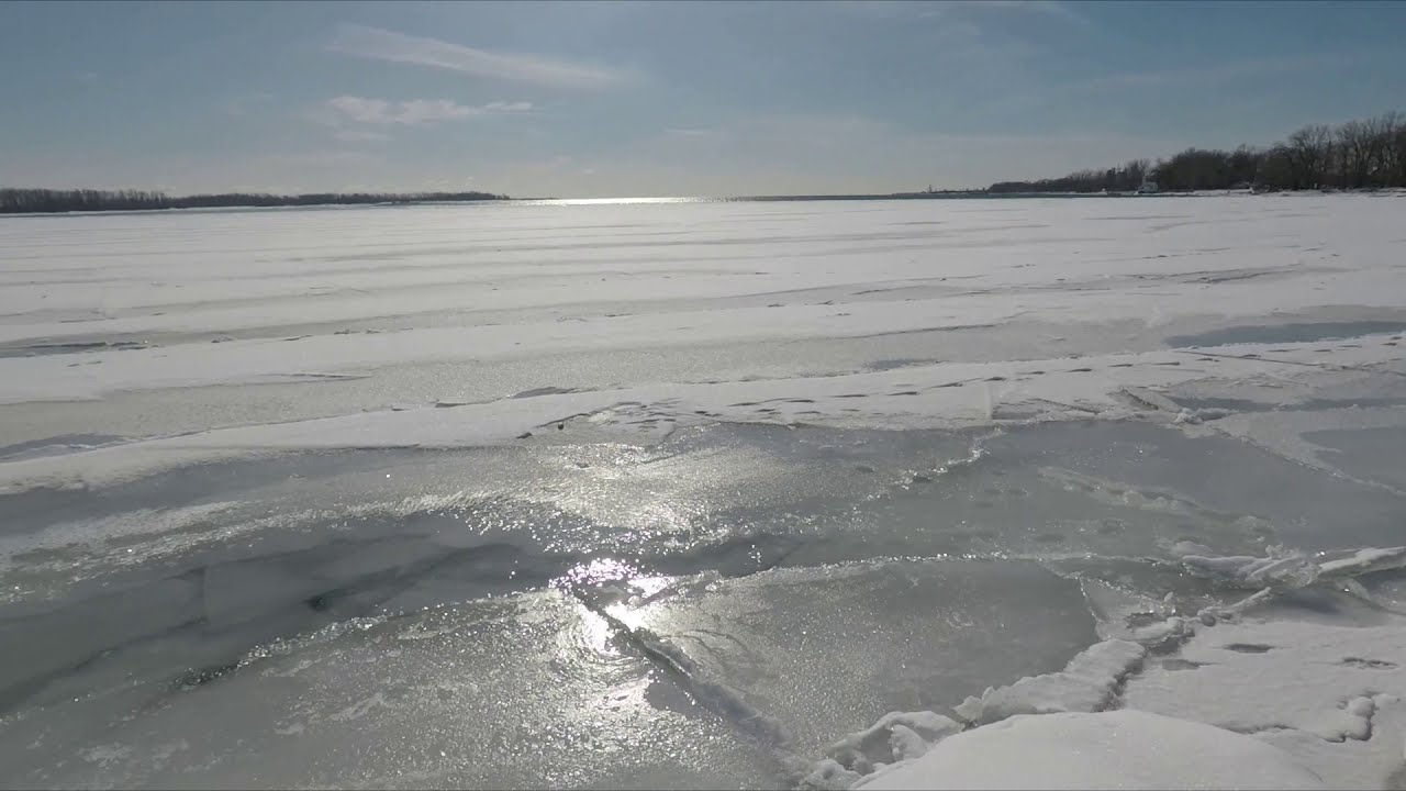 walking on the frozen lake ontario - Toronto 2021 - YouTube