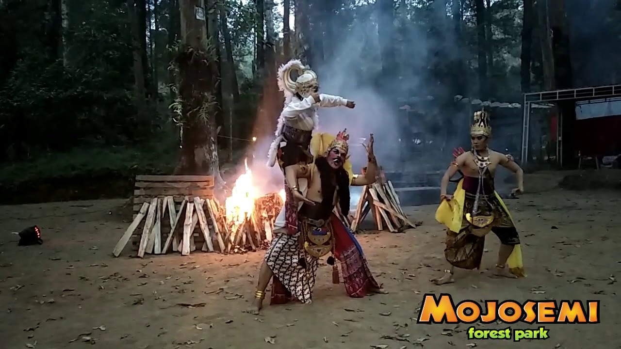 Hanoman Obong Story Of Ramayana - Mojosemi Forest Park - YouTube