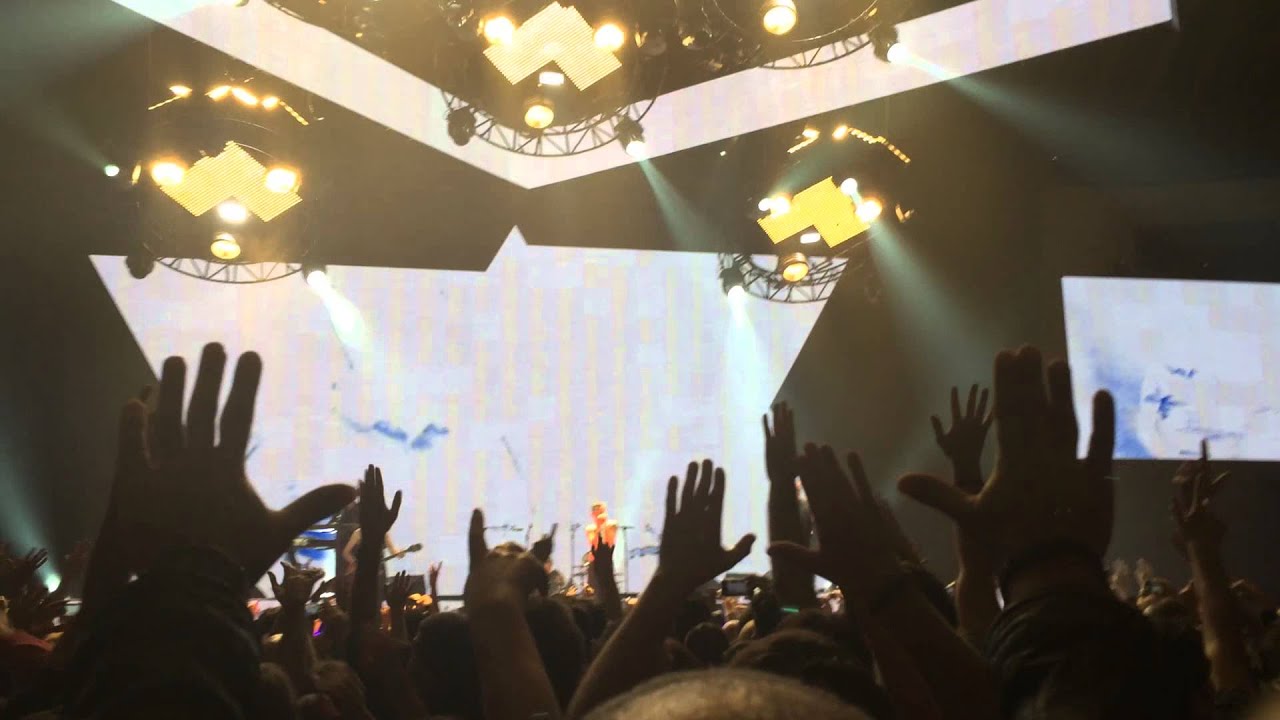 Depeche Mode Personal Jesus live Barcelona 15-01-14 - YouTube