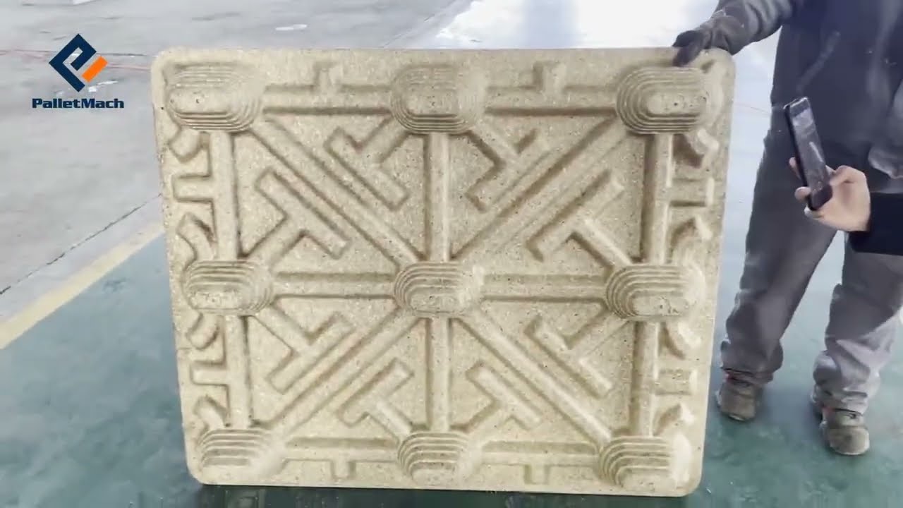 Wood Mixed Wheat Straw Pallet Production Process - YouTube