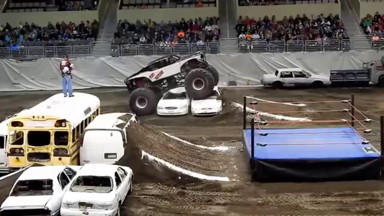 Pony Express Monster Truck Jake Hefner Saturday Wheelie - YouTube