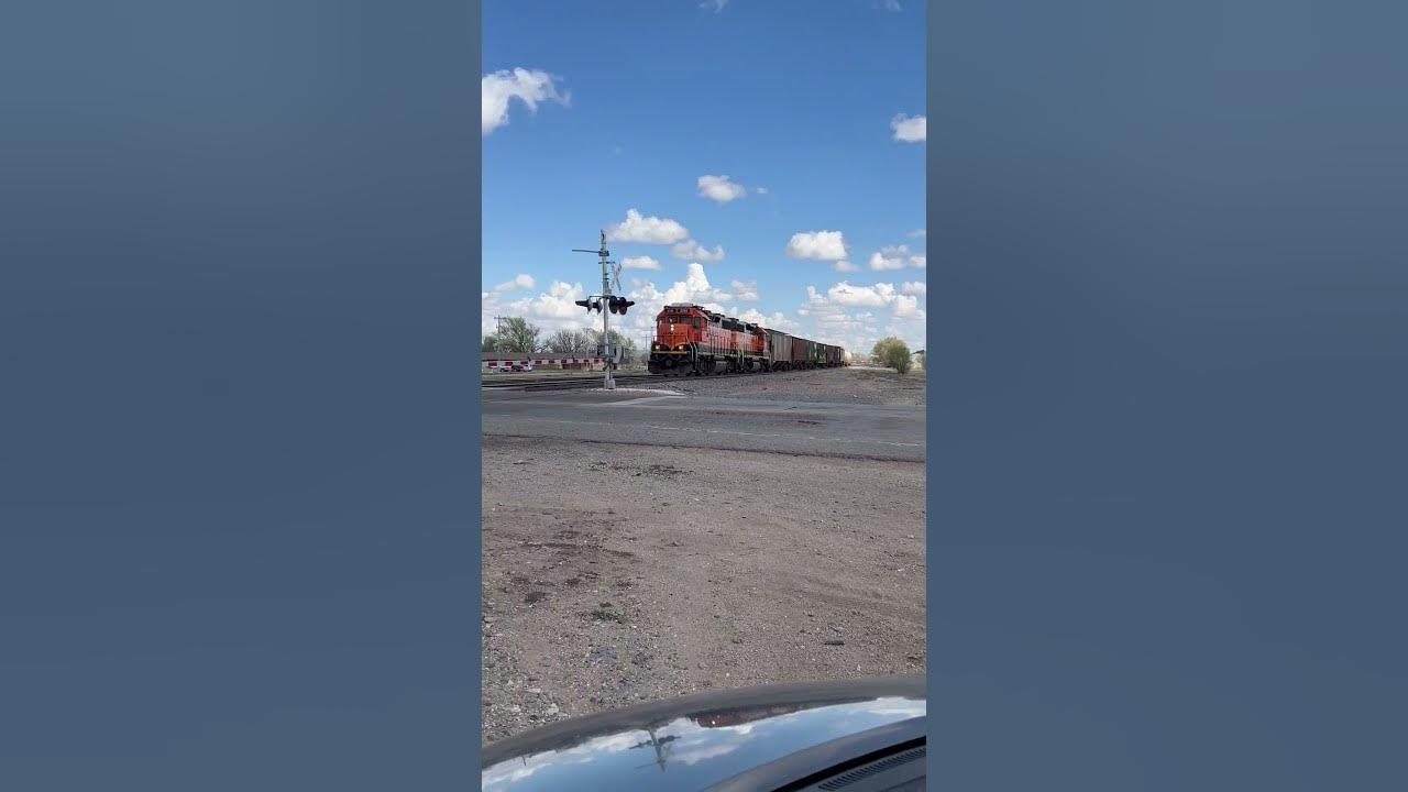 BNSF Local 2781 headin WB #bnsf #train #bnsftrains #railfan - YouTube
