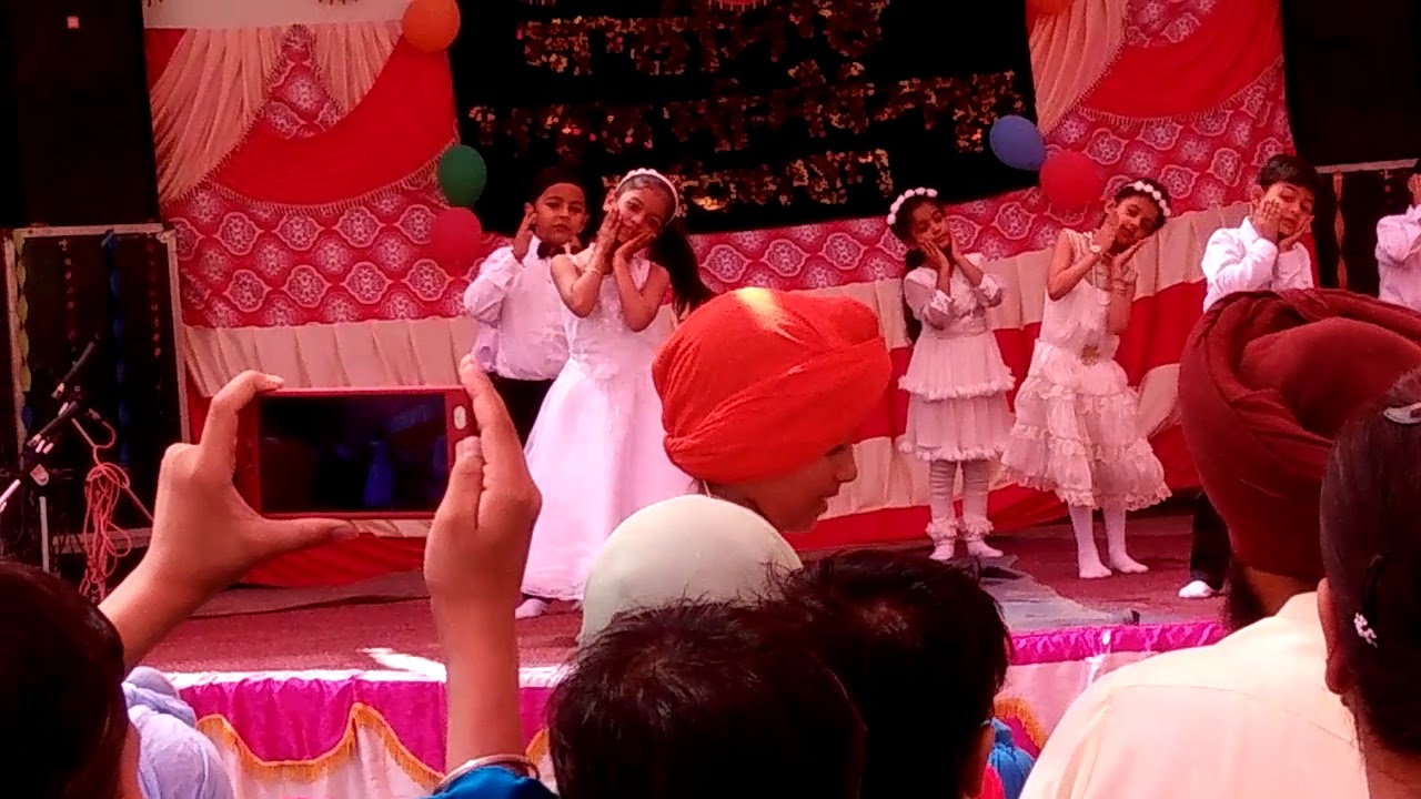Dance on Papa mere papa Song By Palak Pathak & Team - YouTube