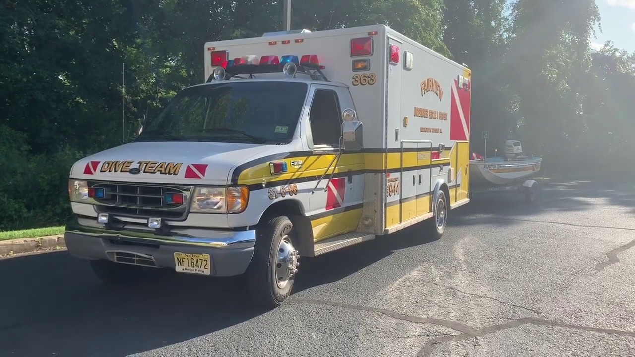 Middletown EMS Dive Team 363 (31-6-86) and Boat 364 (31-6-M1) Walk ...