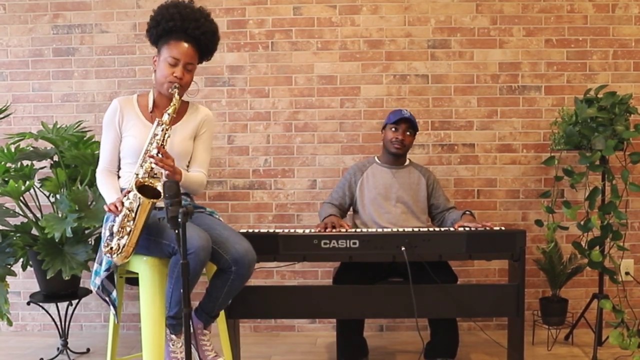 Ariana Grande & Luniz - I Got 5 on 7 Rings (Mash Up) - Ashley Keiko ...