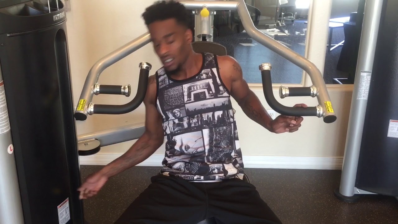 Mikego Griffin show you how to work out - YouTube