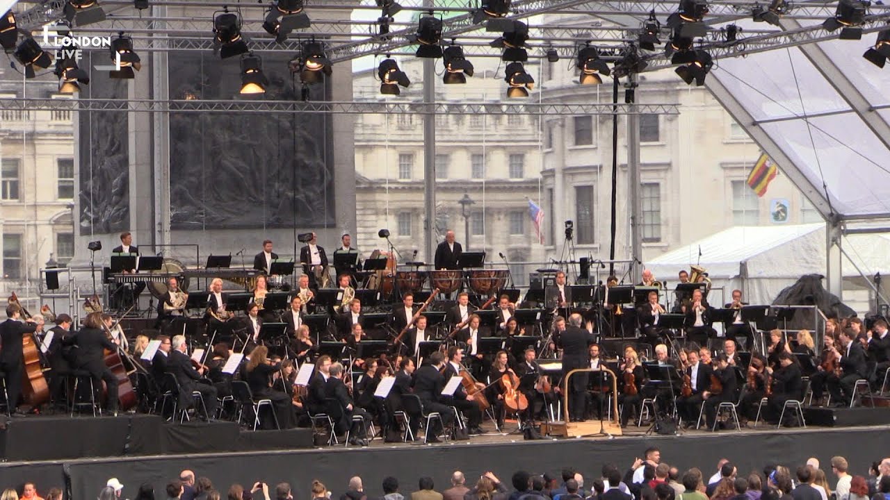 London Symphony Orchestra perform in Trafalgar Square - YouTube
