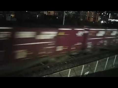 2073レJR貨物桃太郎EF210−164 - YouTube