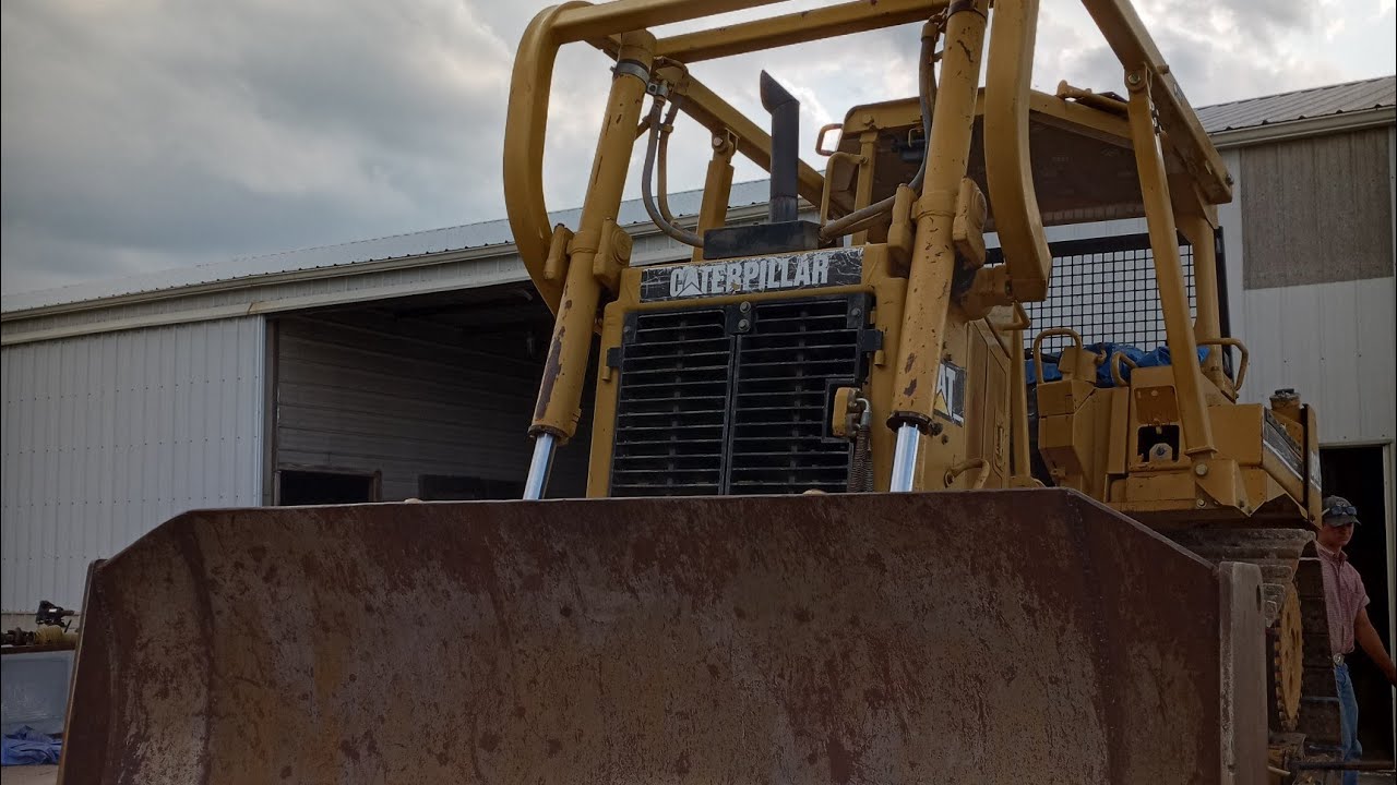 Replacing D6H Cat Bulldozer Hardbar Bushings! - YouTube