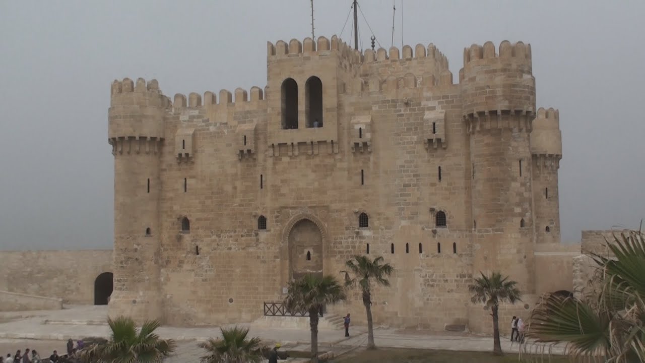 Citadel Fort of Qaitbay قلعة قايتباي‎ - Alexandria - YouTube