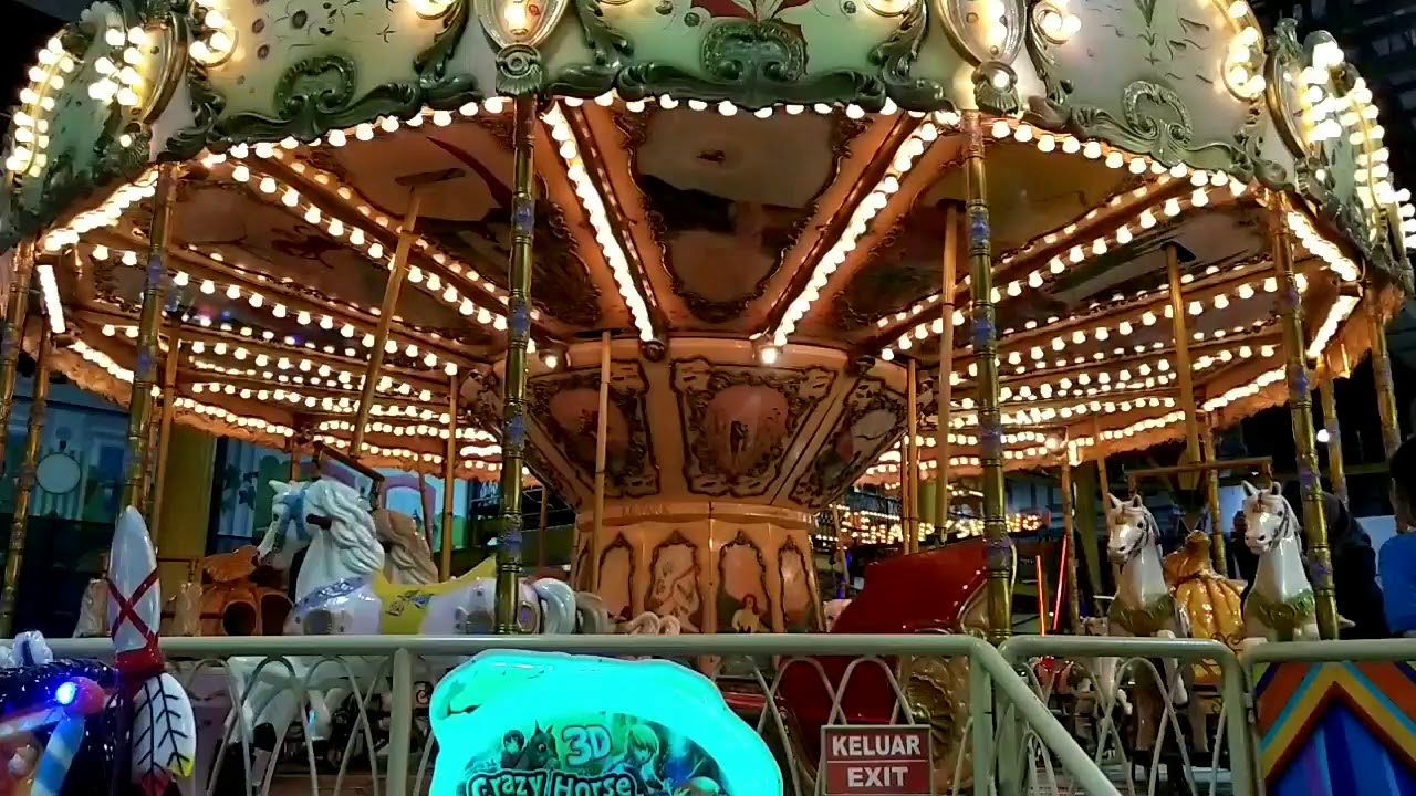 BERMAIN CAROUSEL BRG IBUN DI FUNWORLD TANGCITY MALL !!! - YouTube