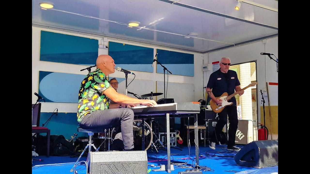 Mr. Breathless Trio - Rokaten Tieni Meen - YouTube