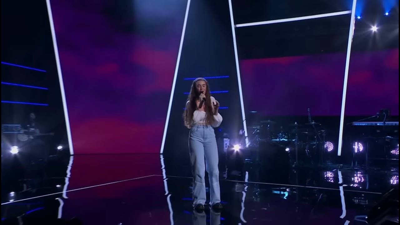 Sian Fuller sings 'Bruises' (The Voice Australia) - YouTube