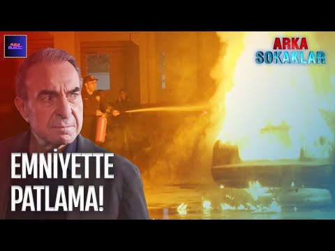 Arka Sokaklar 650. Bölüm | Sado, Ekiptekilerin İçinde Olduğu Devriye Arabasını Havaya Uçuruyor!