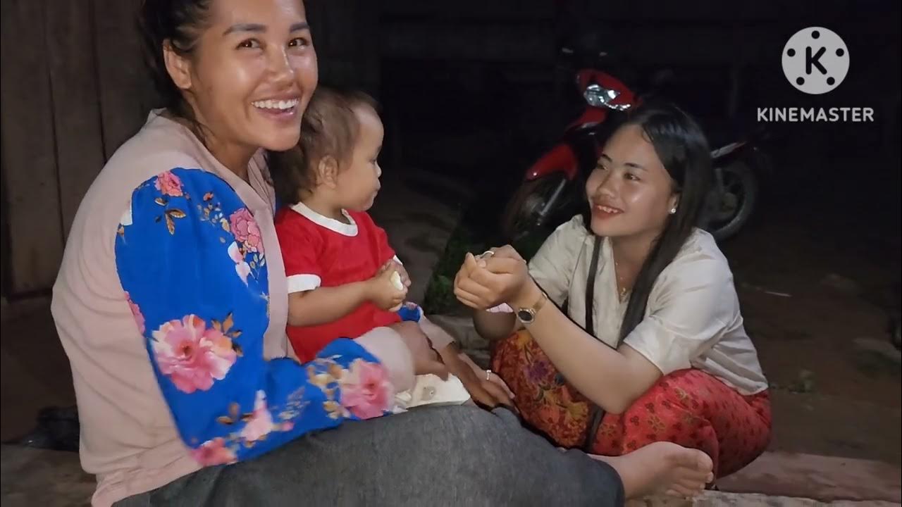 vauv looj nkawv lo saib peb thiab niam hluas cua lawv tuaj saib peb - YouTube